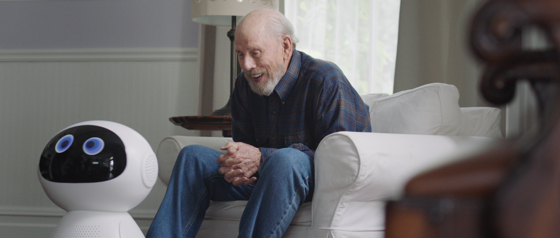 PsBattle: Old man very happy to see back of robot. : r/photoshopbattles